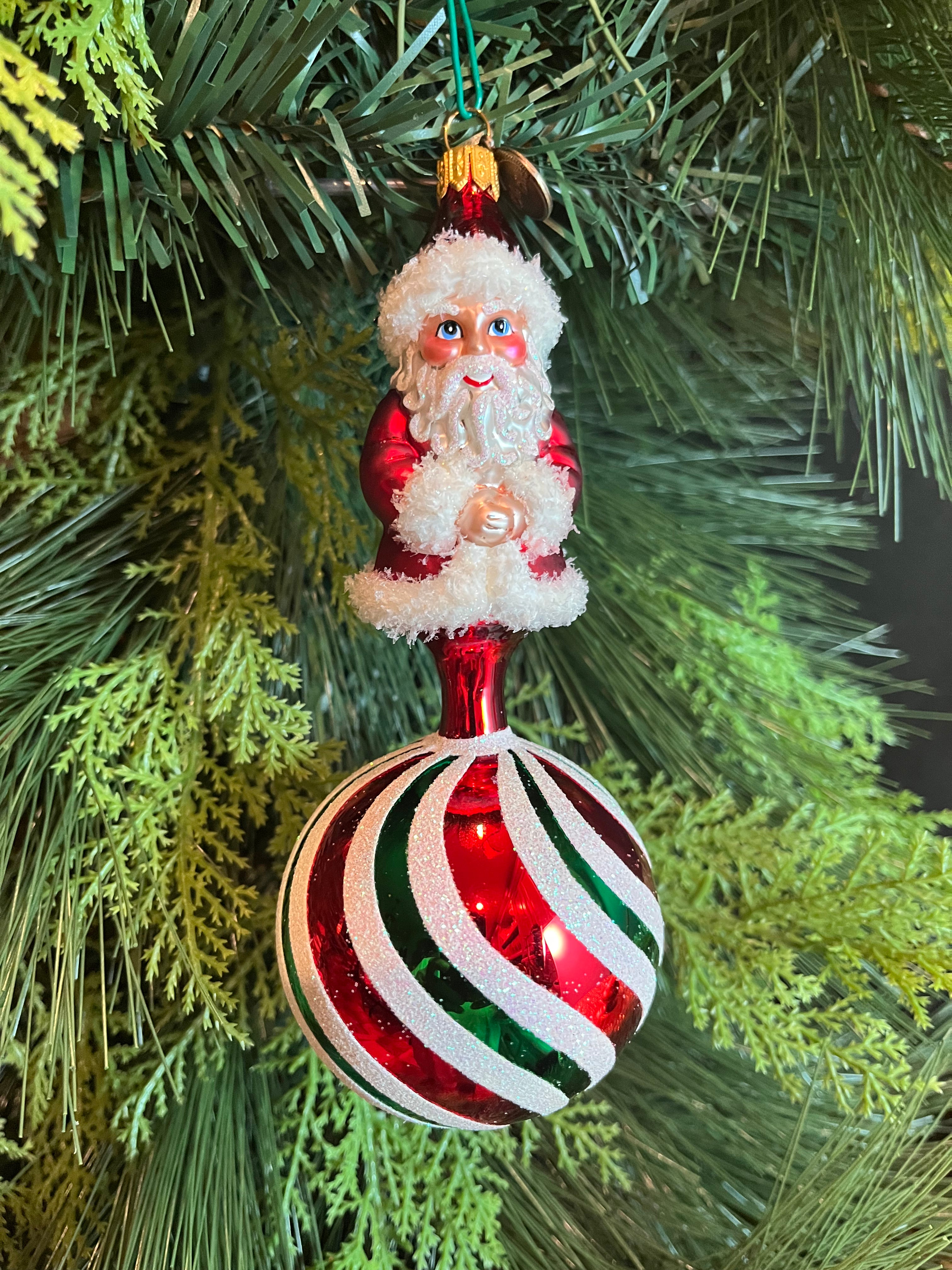 Santa Swirl on Ball ChristmasJules – christmasjules